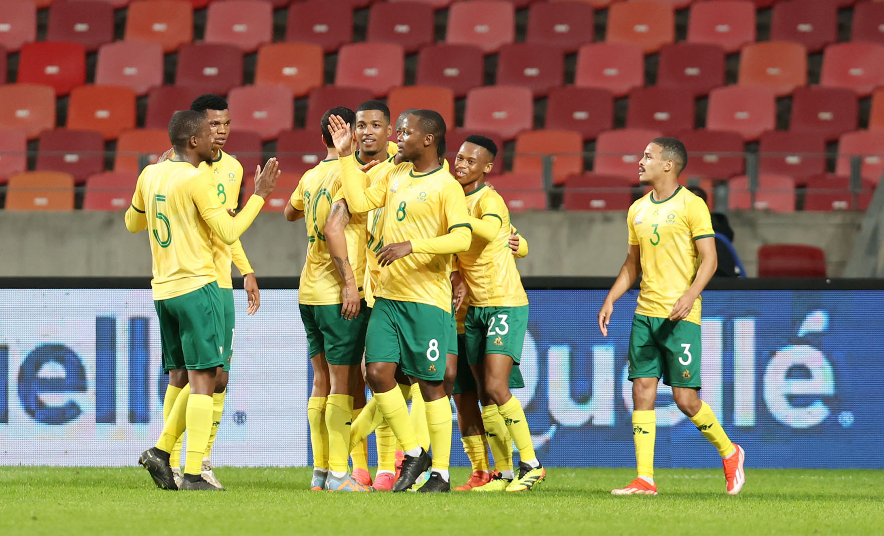 Double debut for Stellies duo as South Africa held to draw ...